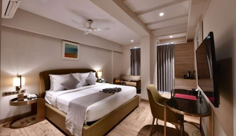Book Splendid Holiday At Goa with Amara Grand Inn Calangute, Goa | DPauls